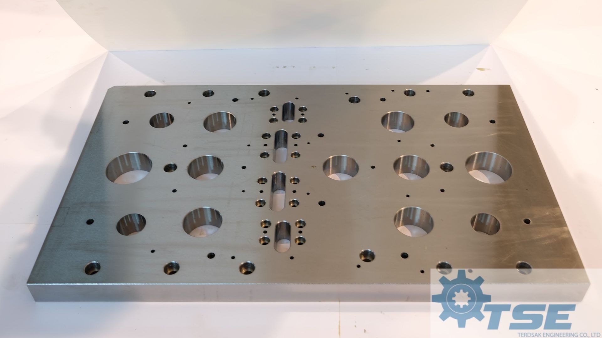 CNC MACHINING-th - กัดงาน CNC/ เจาะรู GUNDRILL/ รับทำชิ้นส่วนเครื่องจักร